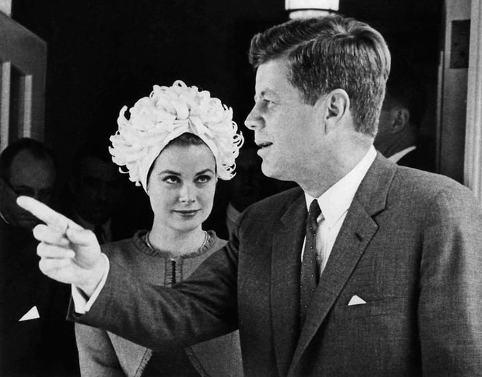 Grace Kelly and John F. Kennedy, 1961 - 9GAG
