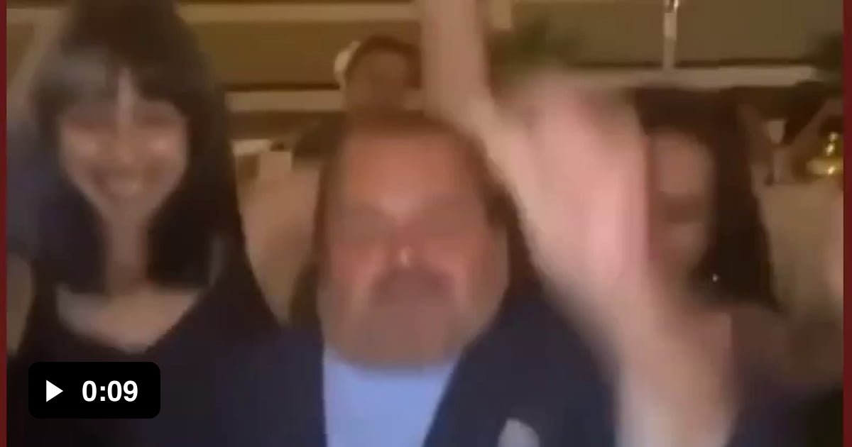 What I really look like when dancing at the bar - 9GAG