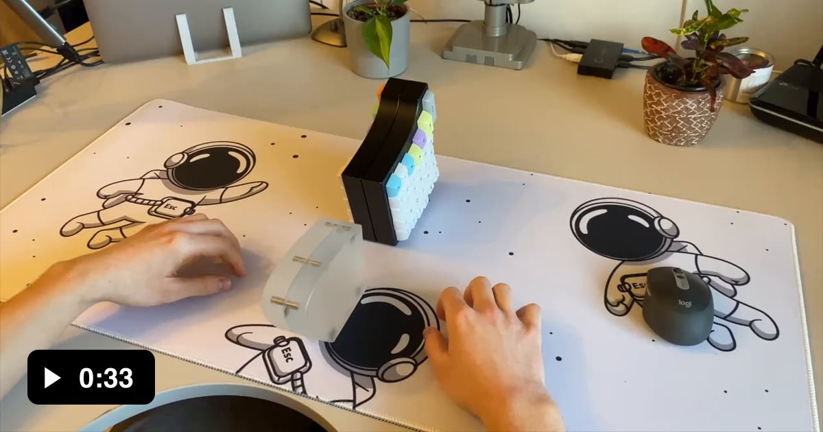 This magnetic split keyboard - 9GAG
