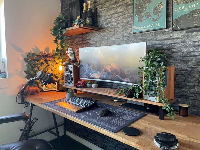 Cozy setup update | New ultrawide - 9GAG