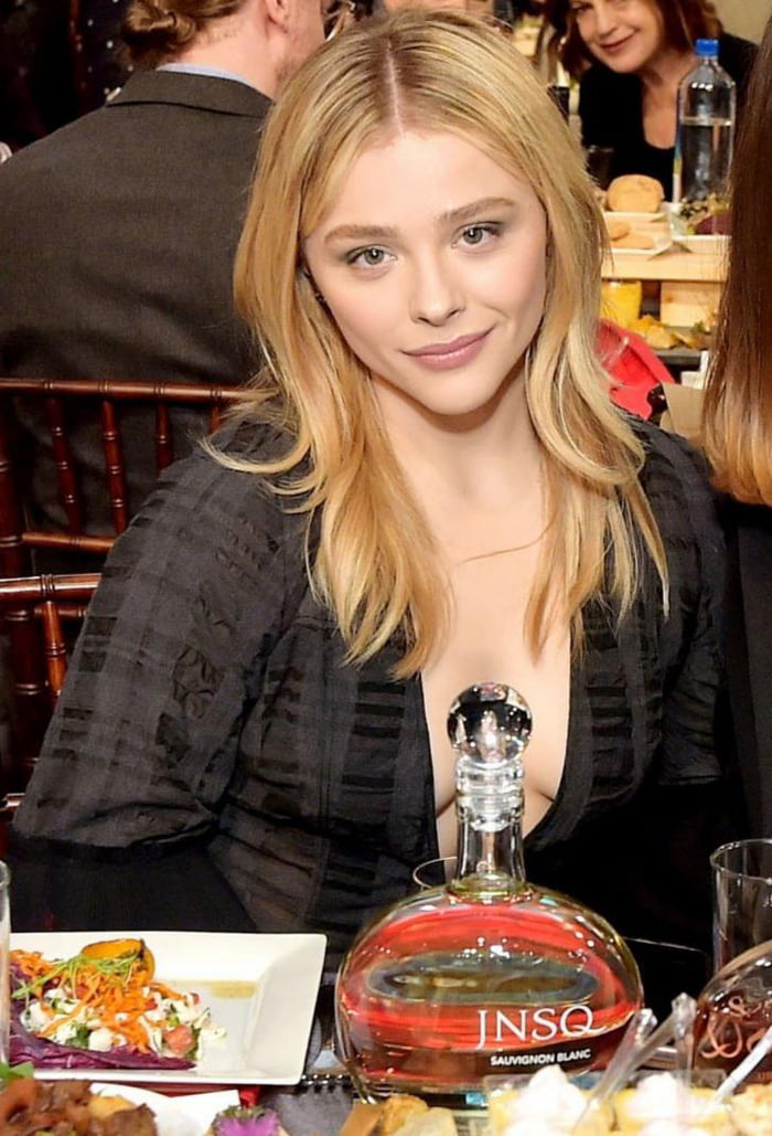 Chloe Grace Moretz 9gag