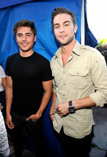 Zac Efron and Chase Crawford - 9GAG