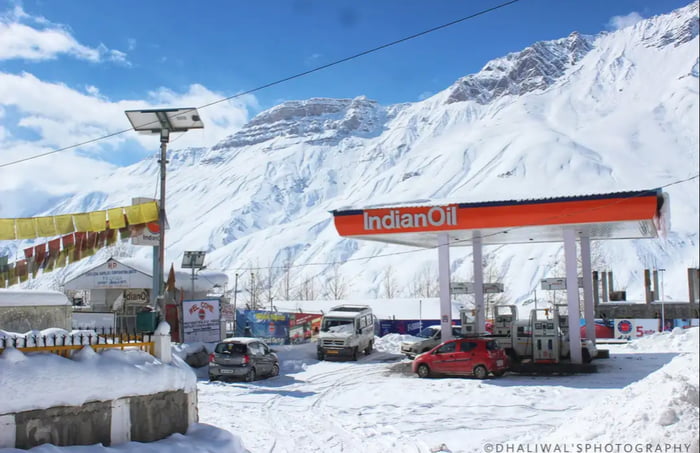 World's highest gas station at himachal, India - 9GAG