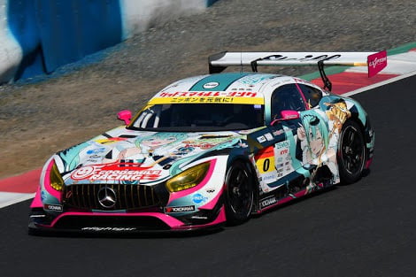 GT300 no.2: Hatsune Miku/ Goodsmile Racing with team Ukyo AMG GT3 - 9GAG