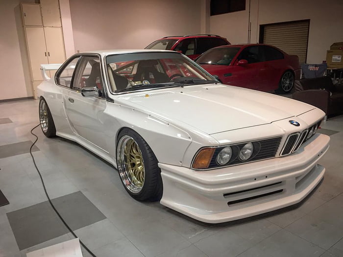 BMW 635 CSi with Coutner widebody kit - 9GAG