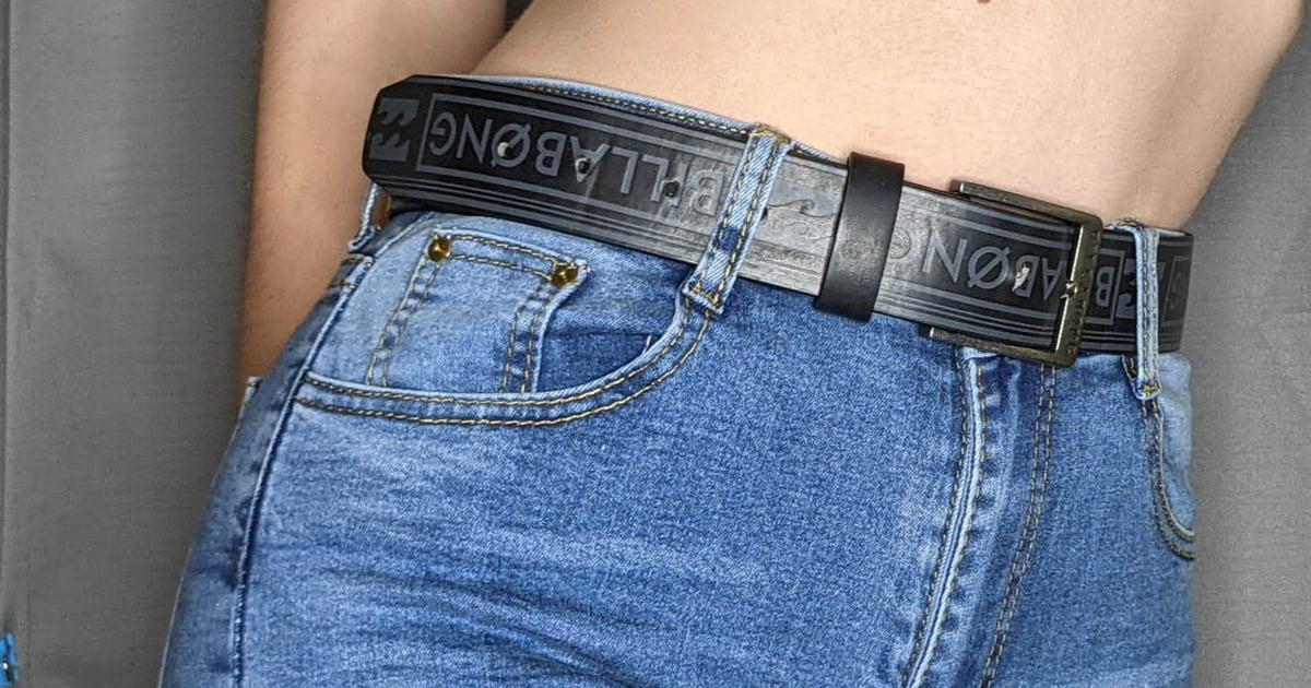 Hand bra and jeans? - 9GAG