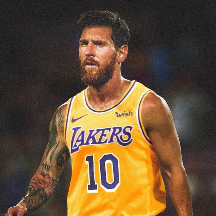 Breaking: Free agent Lionel Messi has agreed to a one year deal with ...