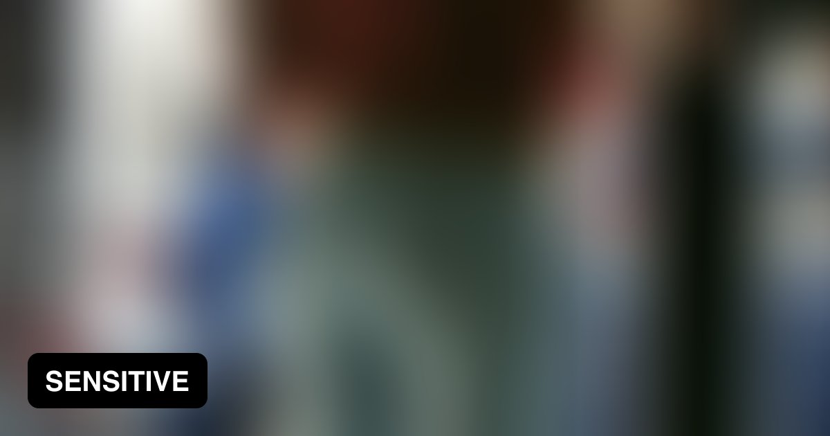 Salma Hayek's booty in tight jeans - 9GAG