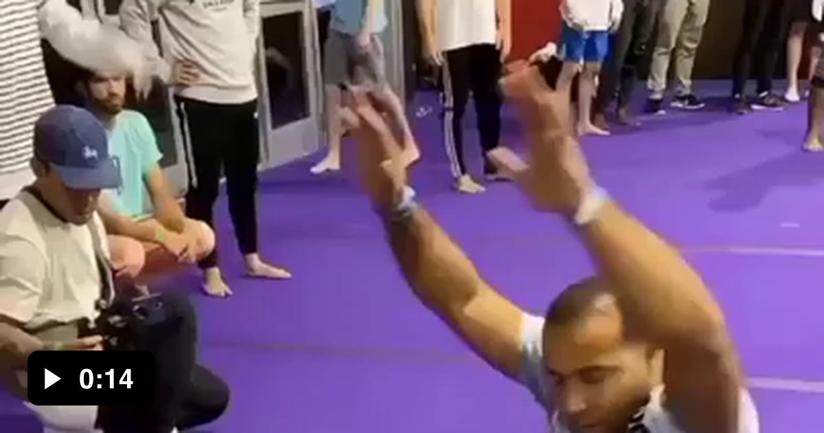 Dominique Lewis's superhuman backflips - 9GAG