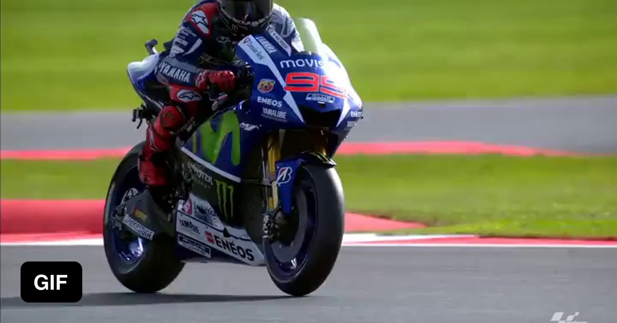 Motorcycle racer turning corner - 9GAG