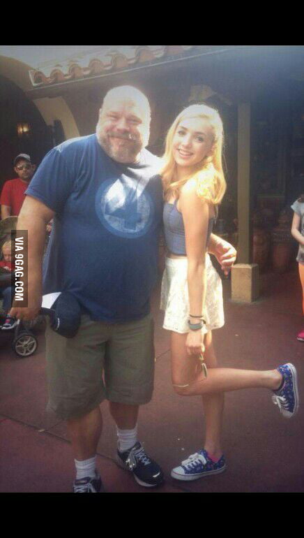 Even celeb can have awkward/hover hand. - 9GAG
