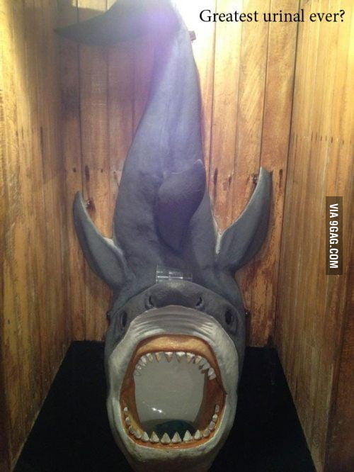 Greatest urinal ever - 9GAG