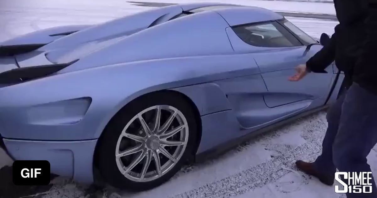 This is how the Koenigsegg Regera's doors open - 9GAG
