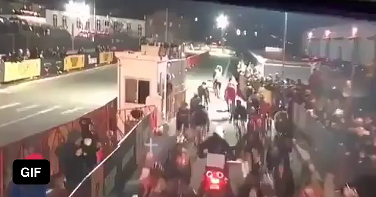 Huge dick move - 9GAG