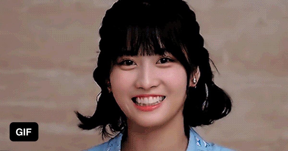 Momo gummy smile - 9GAG
