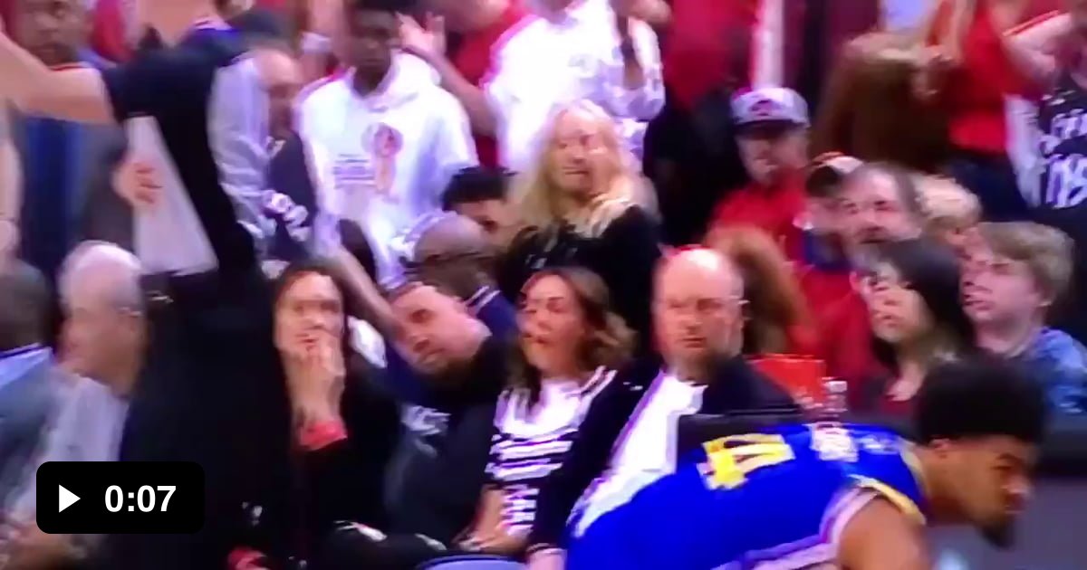 Cook and Curry celebrate Cook's big 3 as Drake looks on in dismay - 9GAG