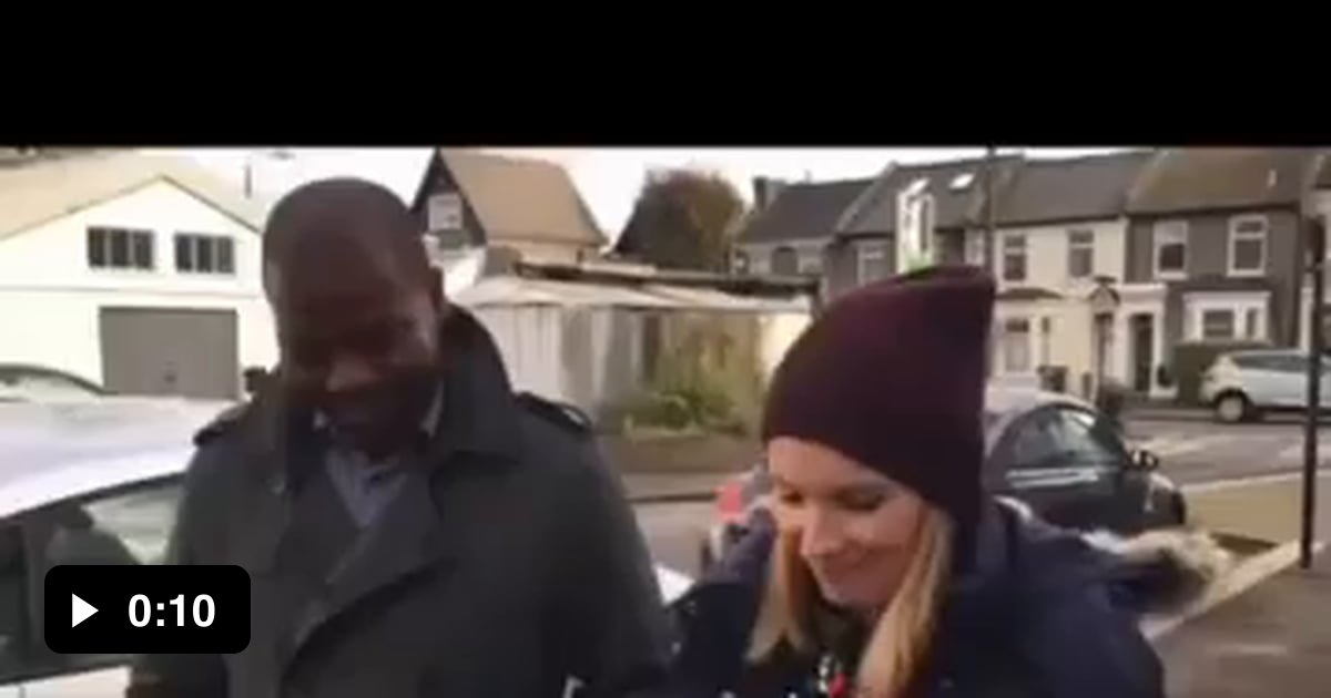 That's me getting girls signals - 9GAG