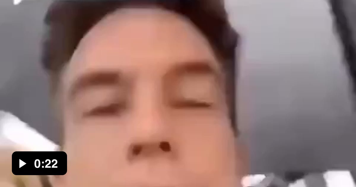 Bro is lagging - 9GAG