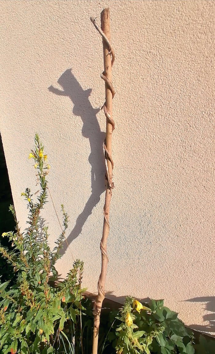 Since everyone seems to be posting stick pics, here's mine. Old ...