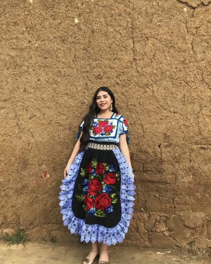 Someone please ghost write me a poem about my perfectly beautiful Chola ...