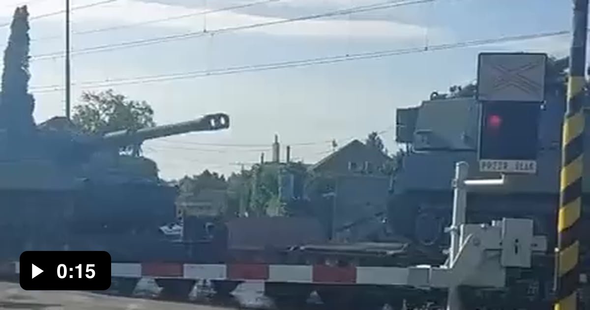 Italian M109L going to Ukraine. 60 in total were pledged, it is unknown ...