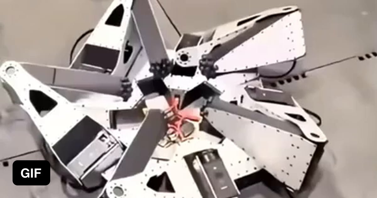 This 5 leg robot waking up - 9GAG