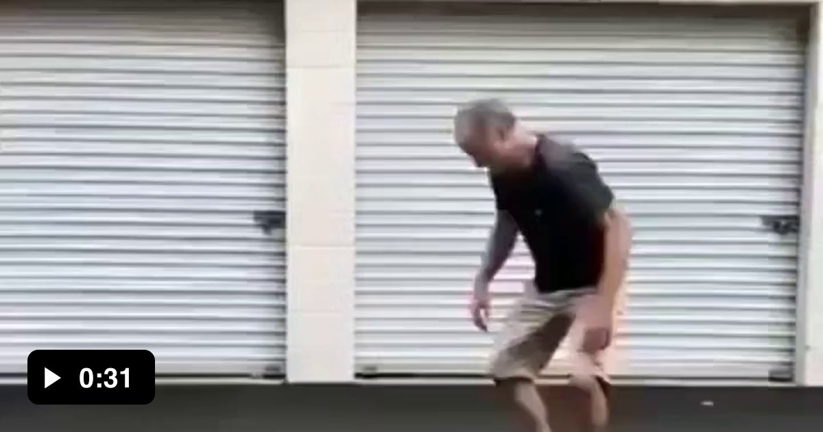 Call the doctor cuz this old man is sick(af) - 9GAG