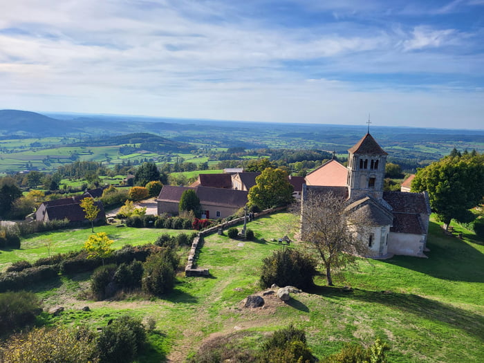 Burgundese panorama from the hilltop of Suin, Saône-et-Loire, France - 9GAG