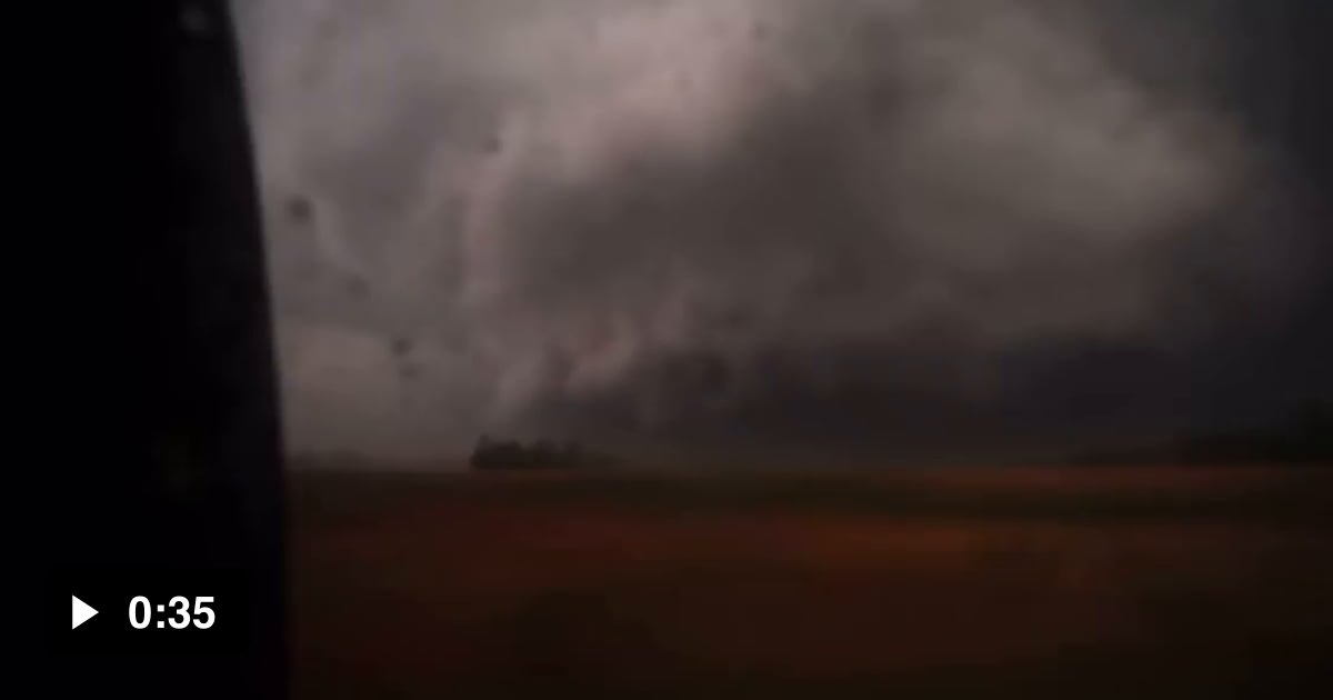 Massive wedge tornado in Linneus,Missouri - 9GAG