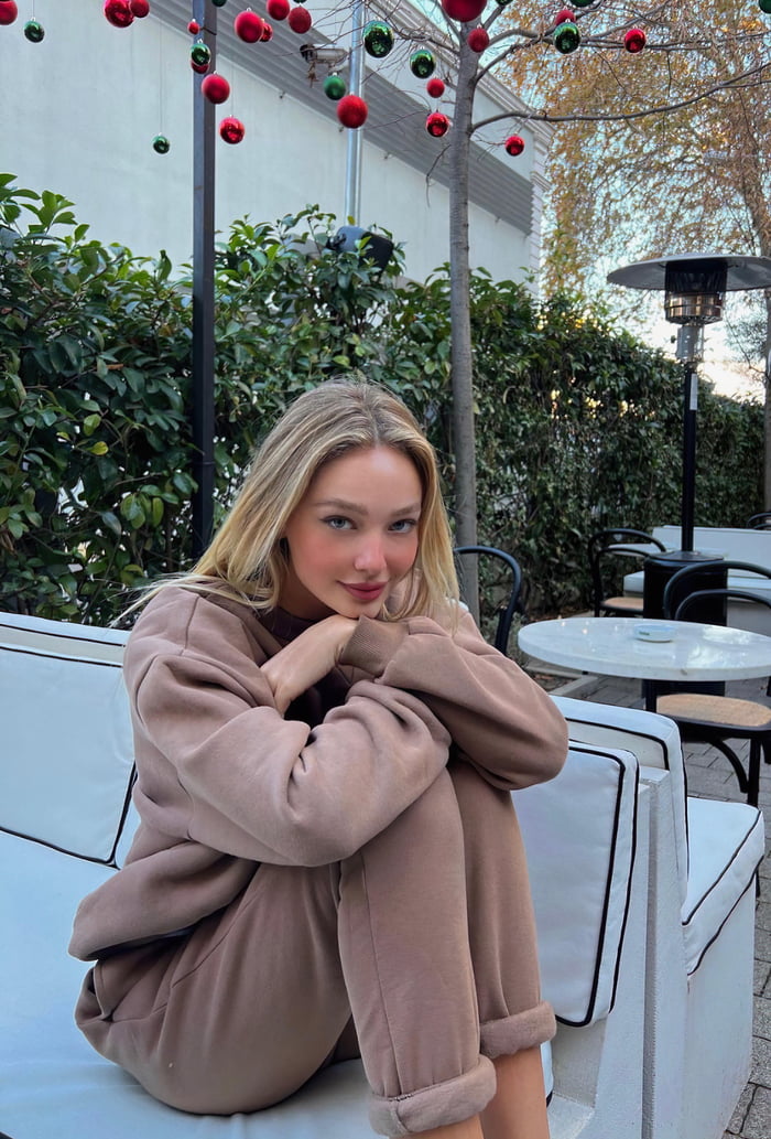 Ergi Bardhollari - 9GAG