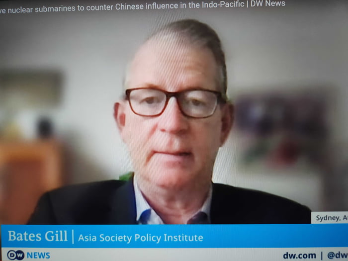 A glitch in the matrix (Bates Gill or Bill Gates) - 9GAG