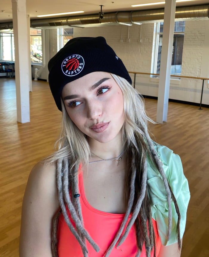 Georgia Ellenwood - 9GAG