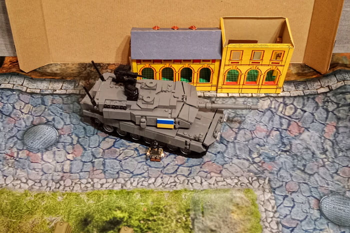 Photo session in progress. The Leopard 2 looks great with Ukrainian ...