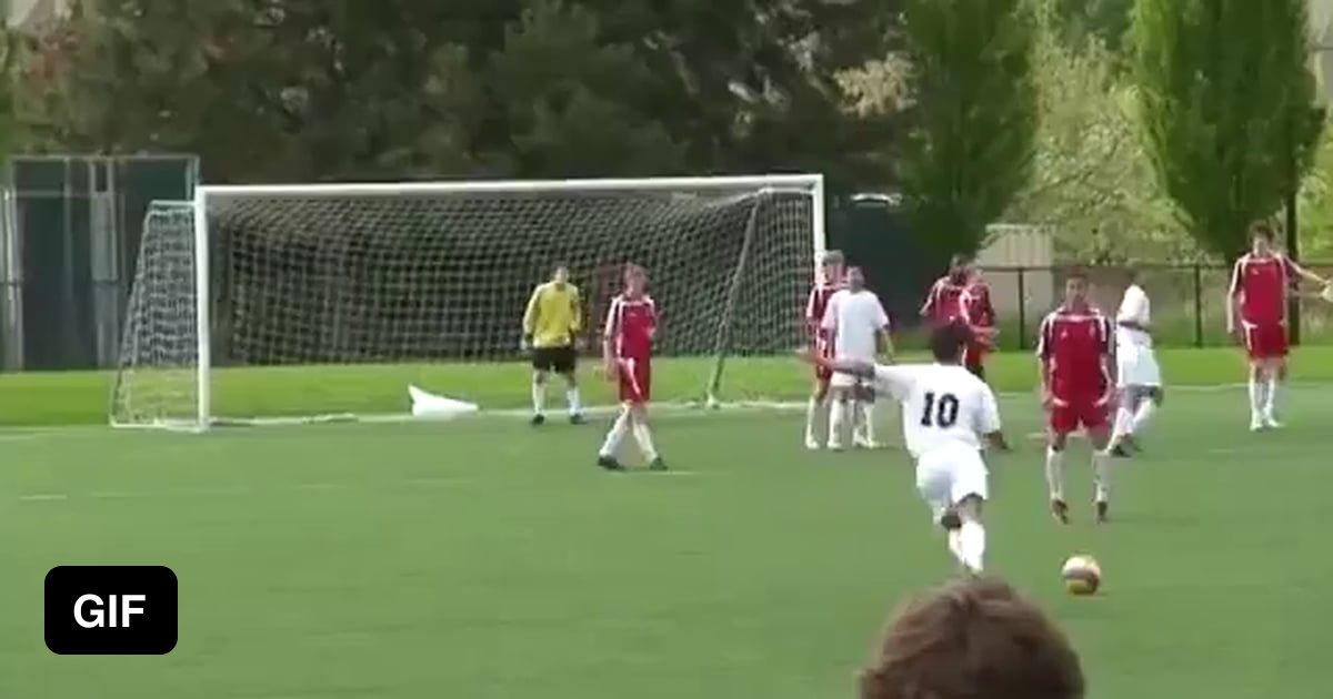 Impressive kick and save - 9GAG