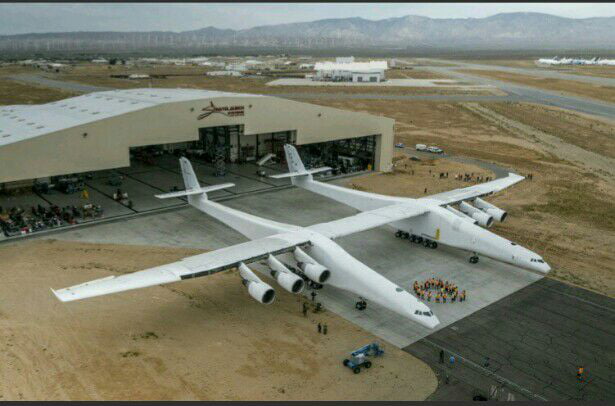 Scaled Composites Model 351 first time outside. 117m wide. - 9GAG