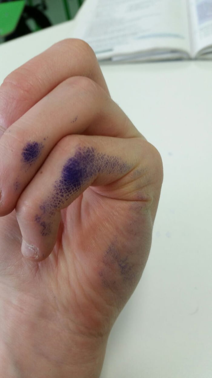 Left handed problems. - 9GAG