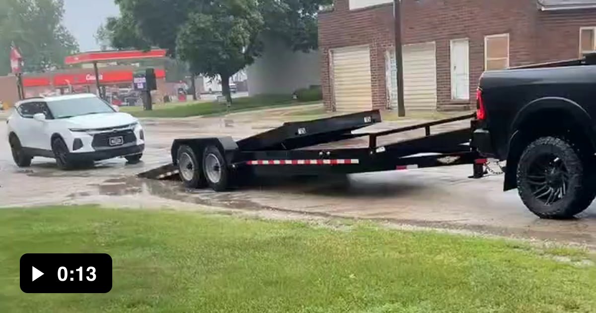 Is This The Right Way To Load The Car ???? - 9GAG