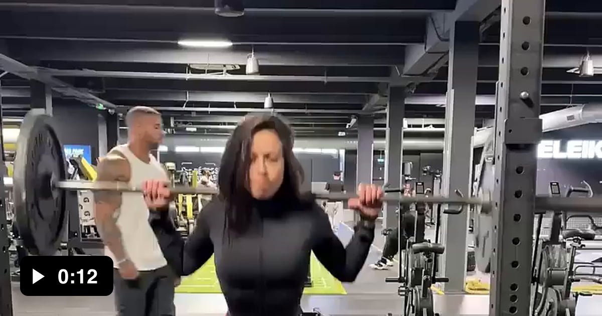 Help others in the gym - 9GAG