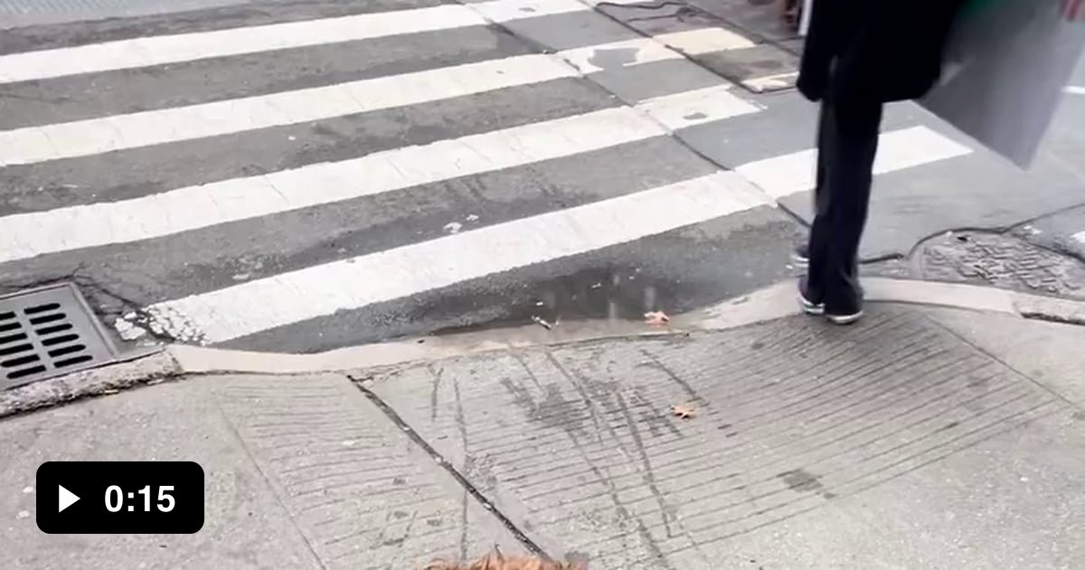 His happy wiggle wiggle is next level - 9GAG