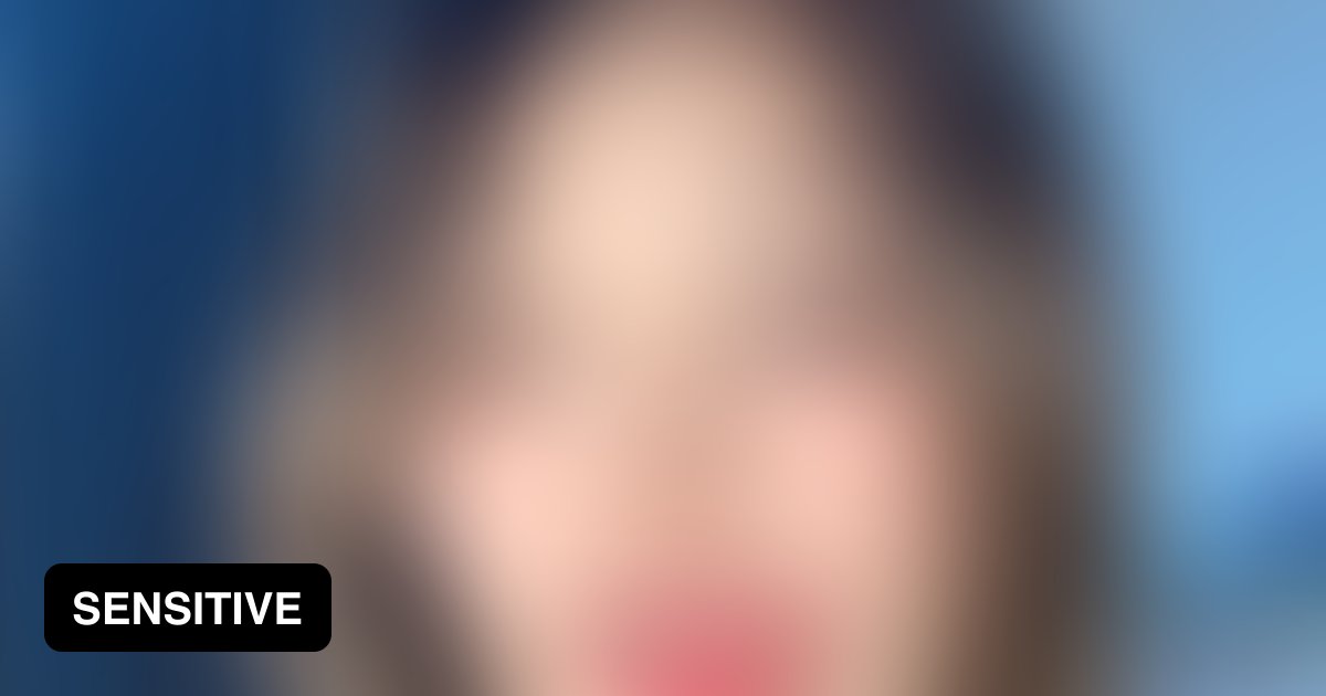 Something is missing from this picture… your penis perhaps? 🤔🤔 - 9GAG