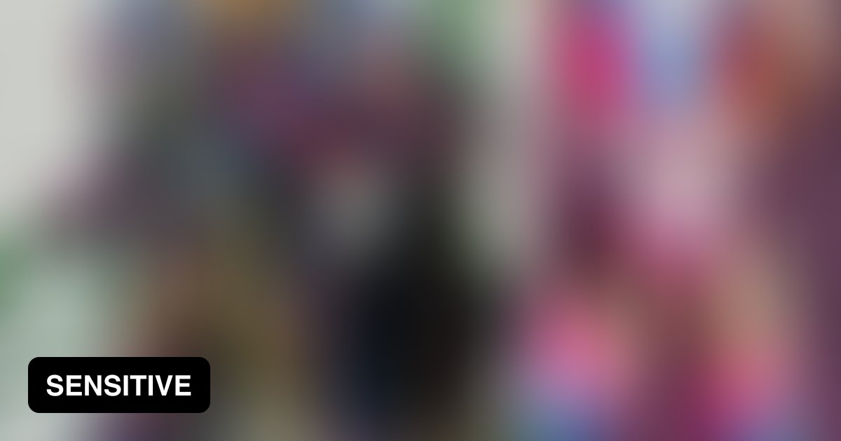 Chapelle Roan X Emperors Children (Copycat edition) - 9GAG