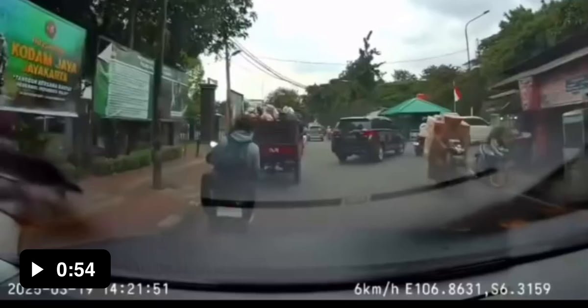 Nah gitu baku hantam kan seru - 9GAG