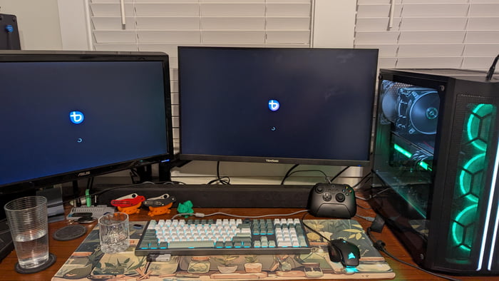 Out with windows 10, in with Linux - 9GAG