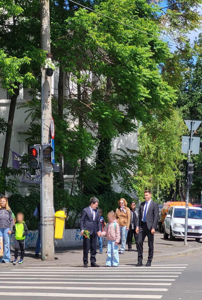 President-elect of Romania, Nicușor Dan, still walked his daughter to ...