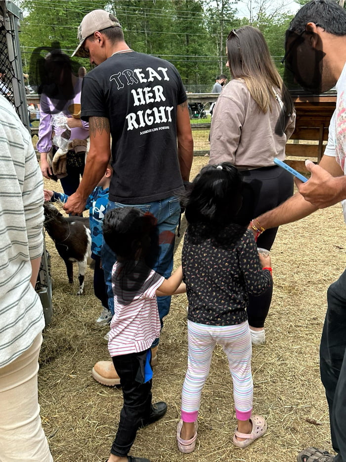 Assholes live forever at the fair. - 9GAG