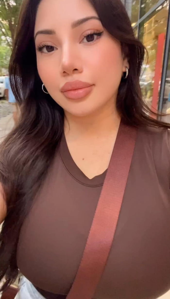 Busty in brown - 9GAG