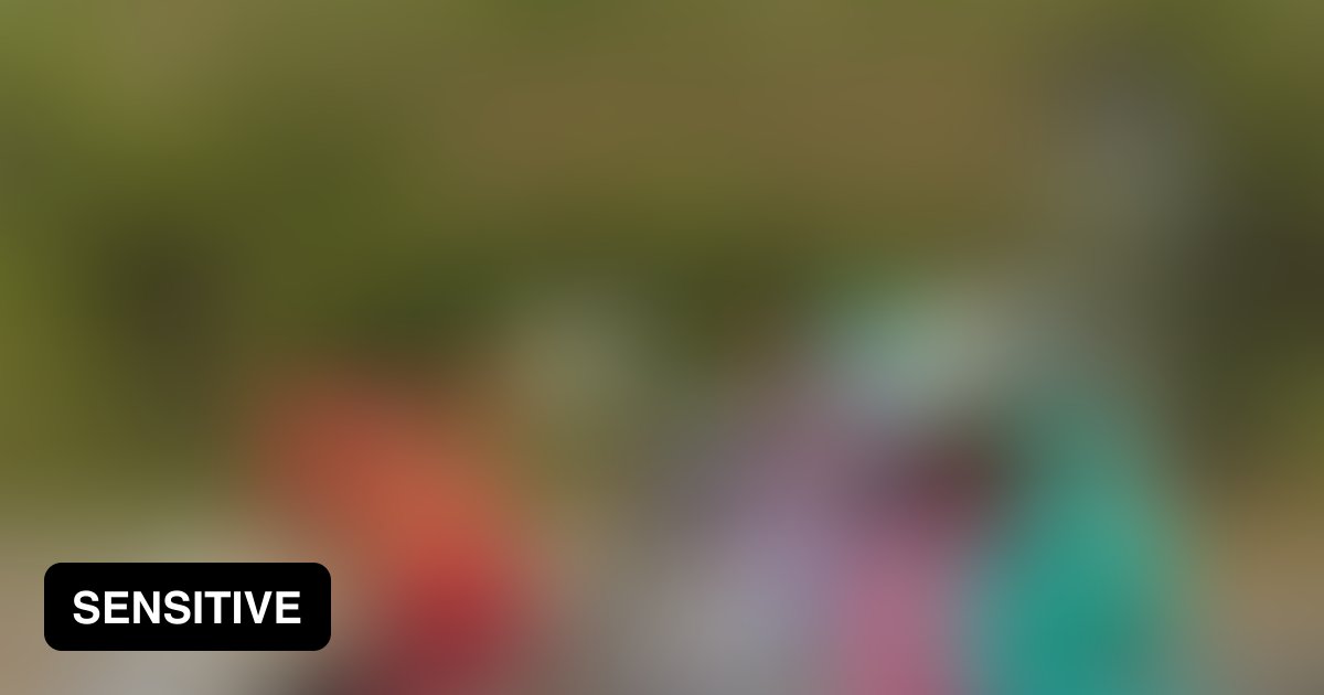 And that's why you don't stand behind when a team strikes a pose. - 9GAG