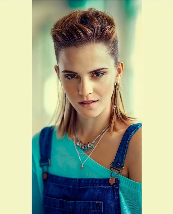 Emma Watson queen 👑 - 9GAG