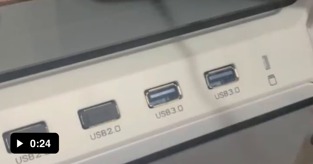 USB Port - 9GAG