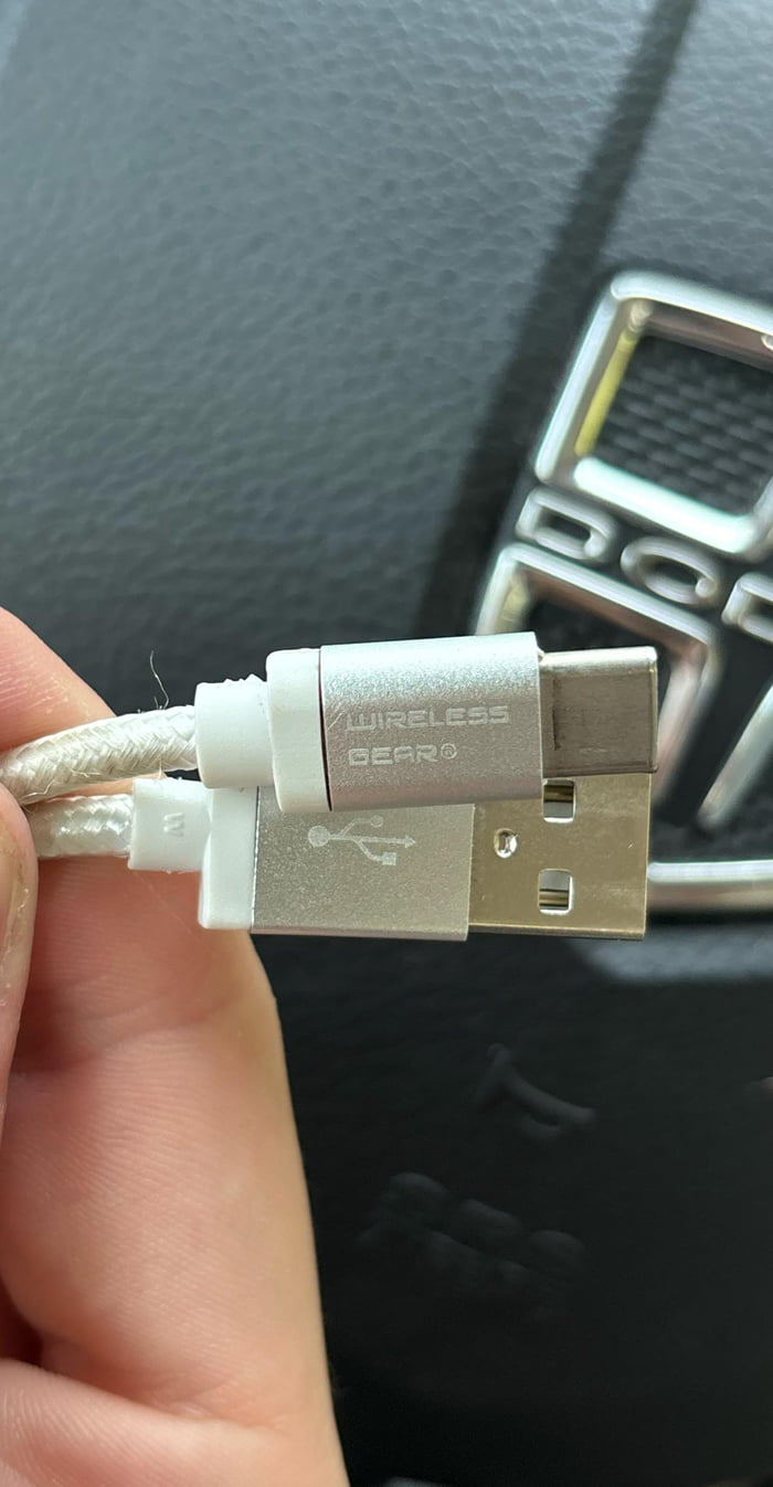 Hmm this gear don’t seem very wireless - 9GAG